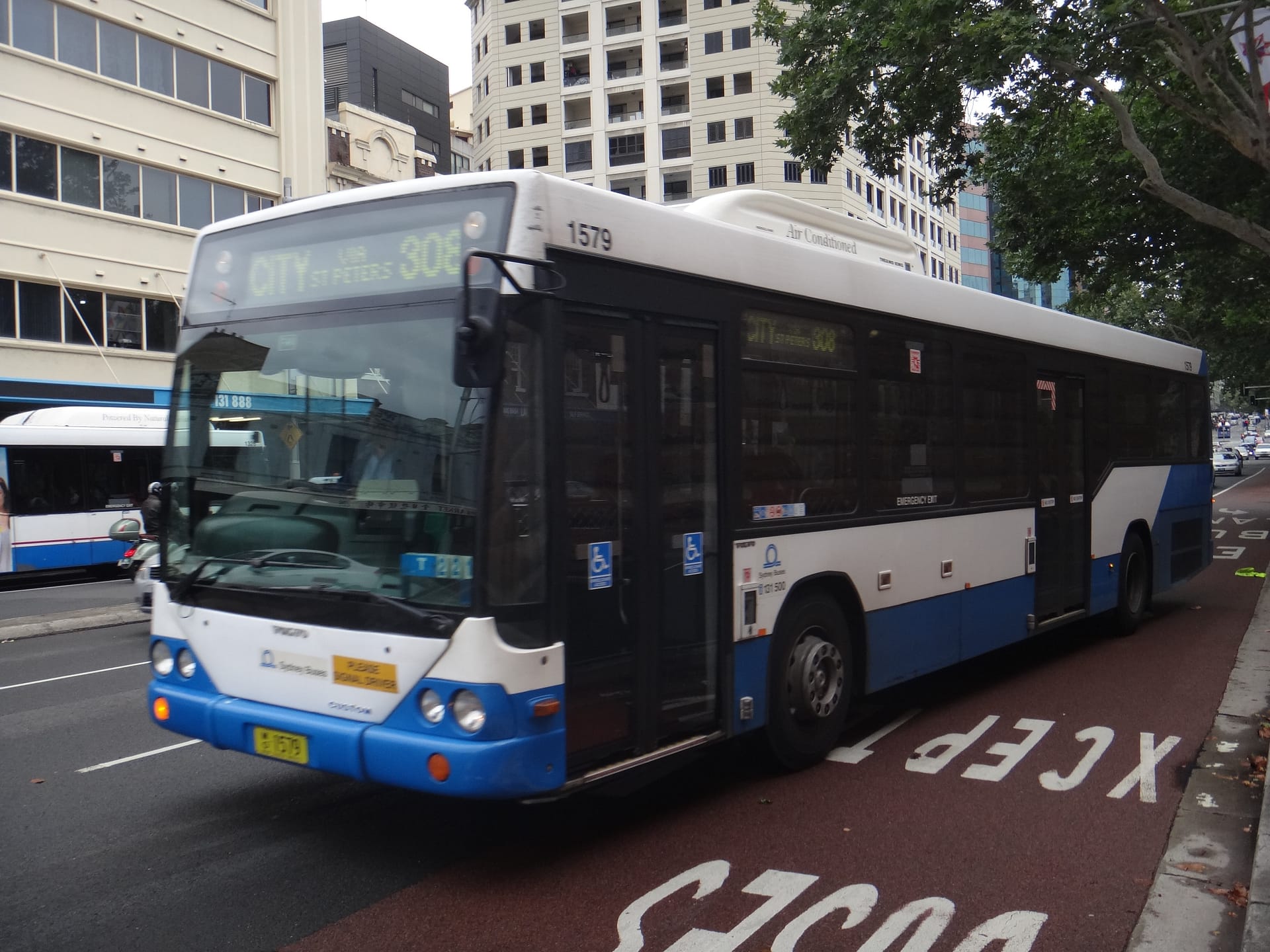 Sydney_Buses_(mo_1579)_Custom_Coaches_’CB60’_Euro_III_bodied_Volvo ...